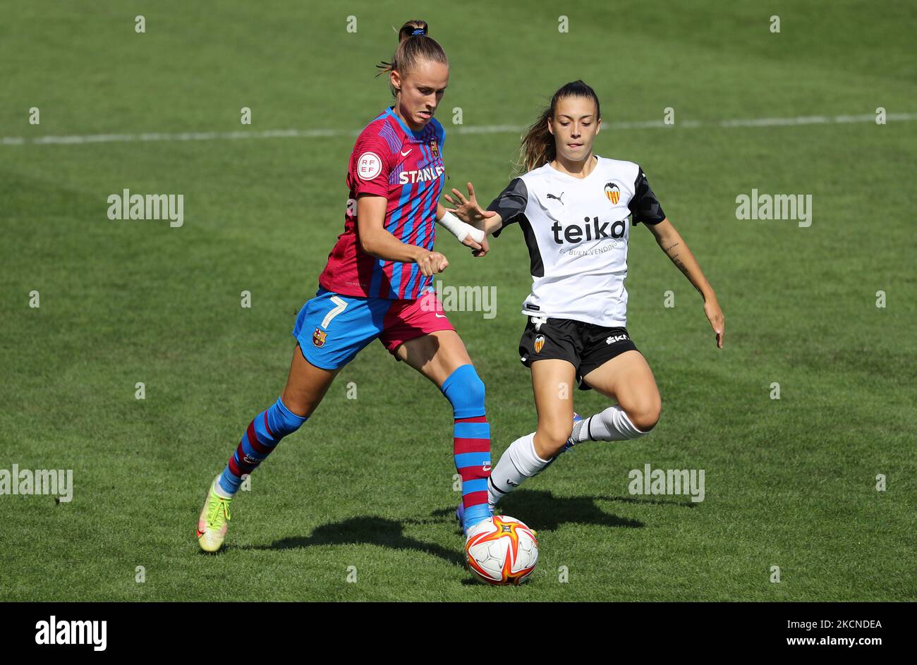 Caroline Graham Hansen and Maria Jimenez during the match between FC ...