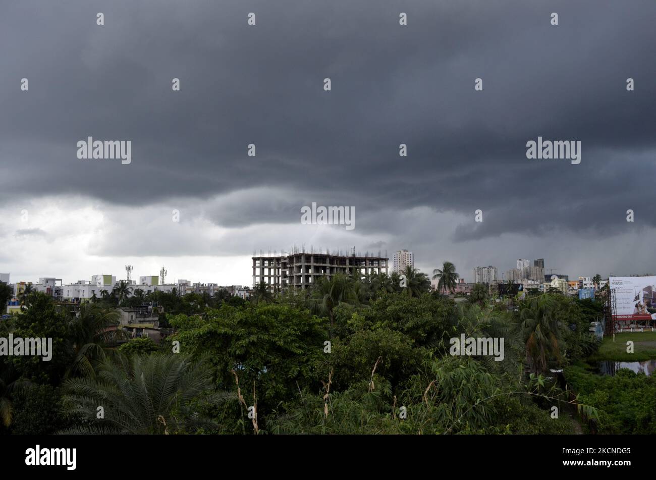Dense cloud can be seen in Kolkata, India, 26 September, 2021. (Photo ...