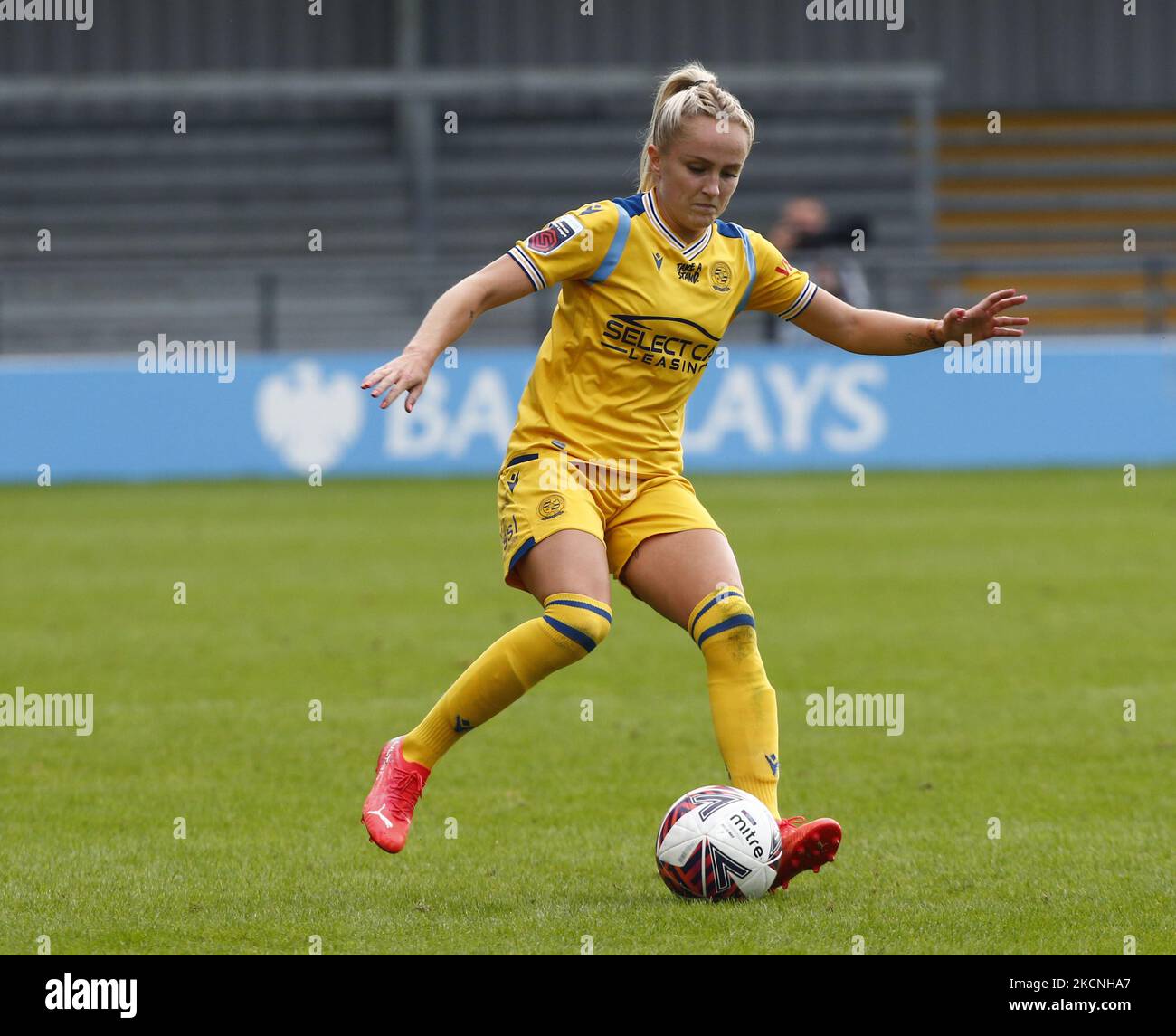 Chloe peplow reading hi-res stock photography and images - Alamy