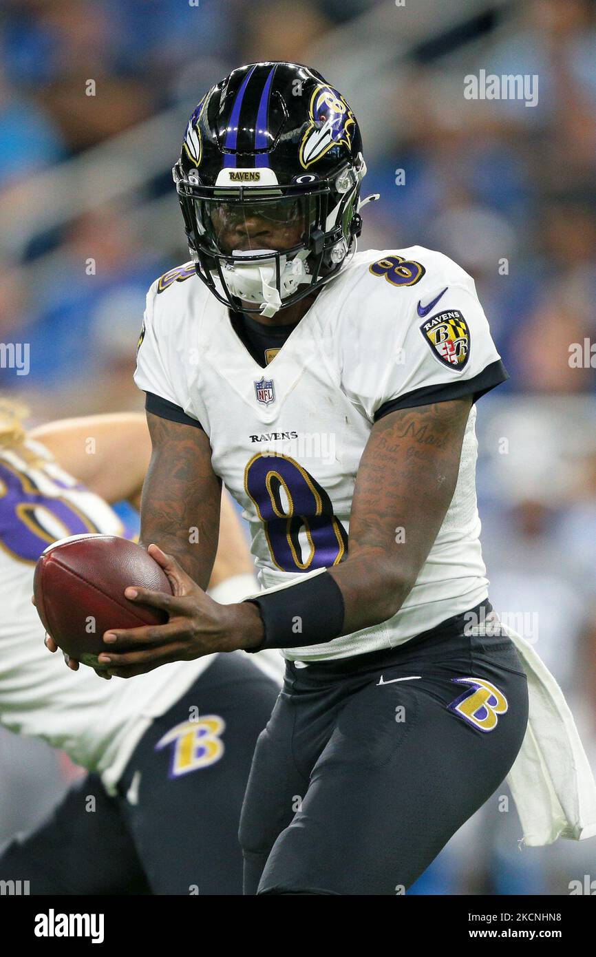 Lamar jackson football hi-res stock photography and images - Alamy