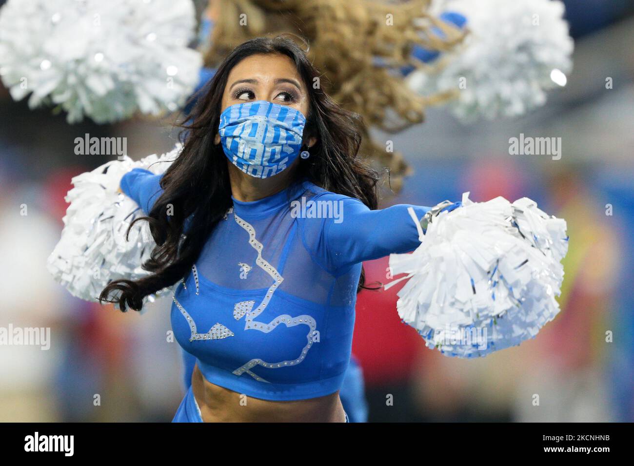 Detroit Lions cheerleaders perform during the first half of an NFL ...