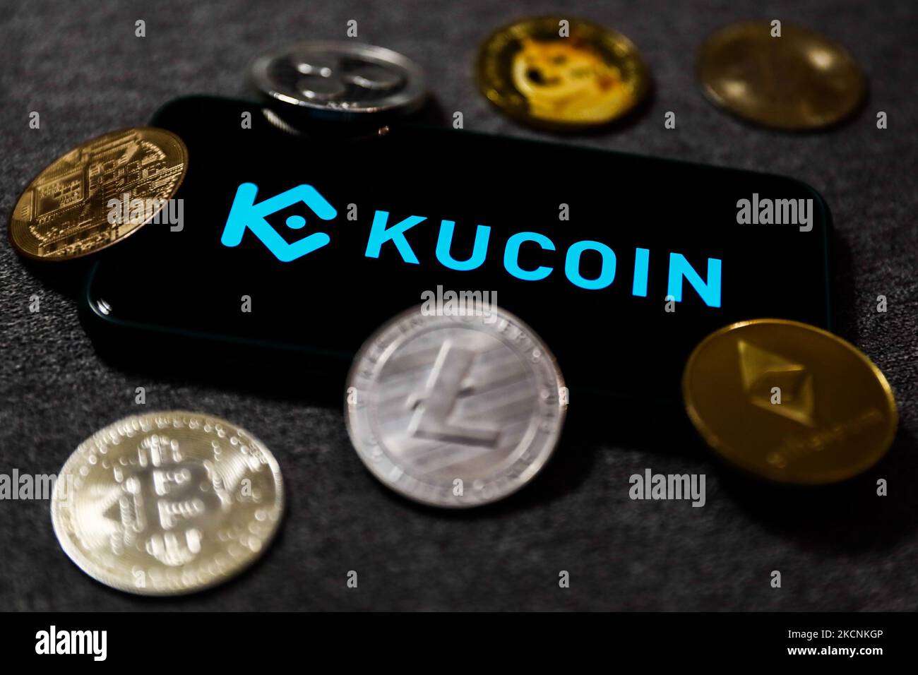Kucoin cell app hi-res stock photography and images - Alamy