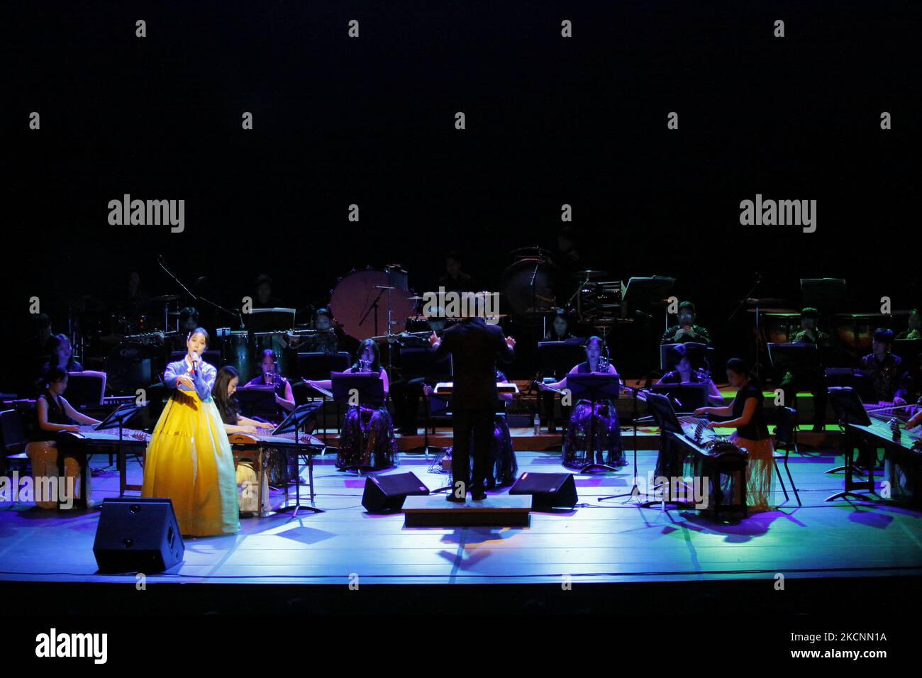 Gugak traditional music hi-res stock photography and images - Alamy