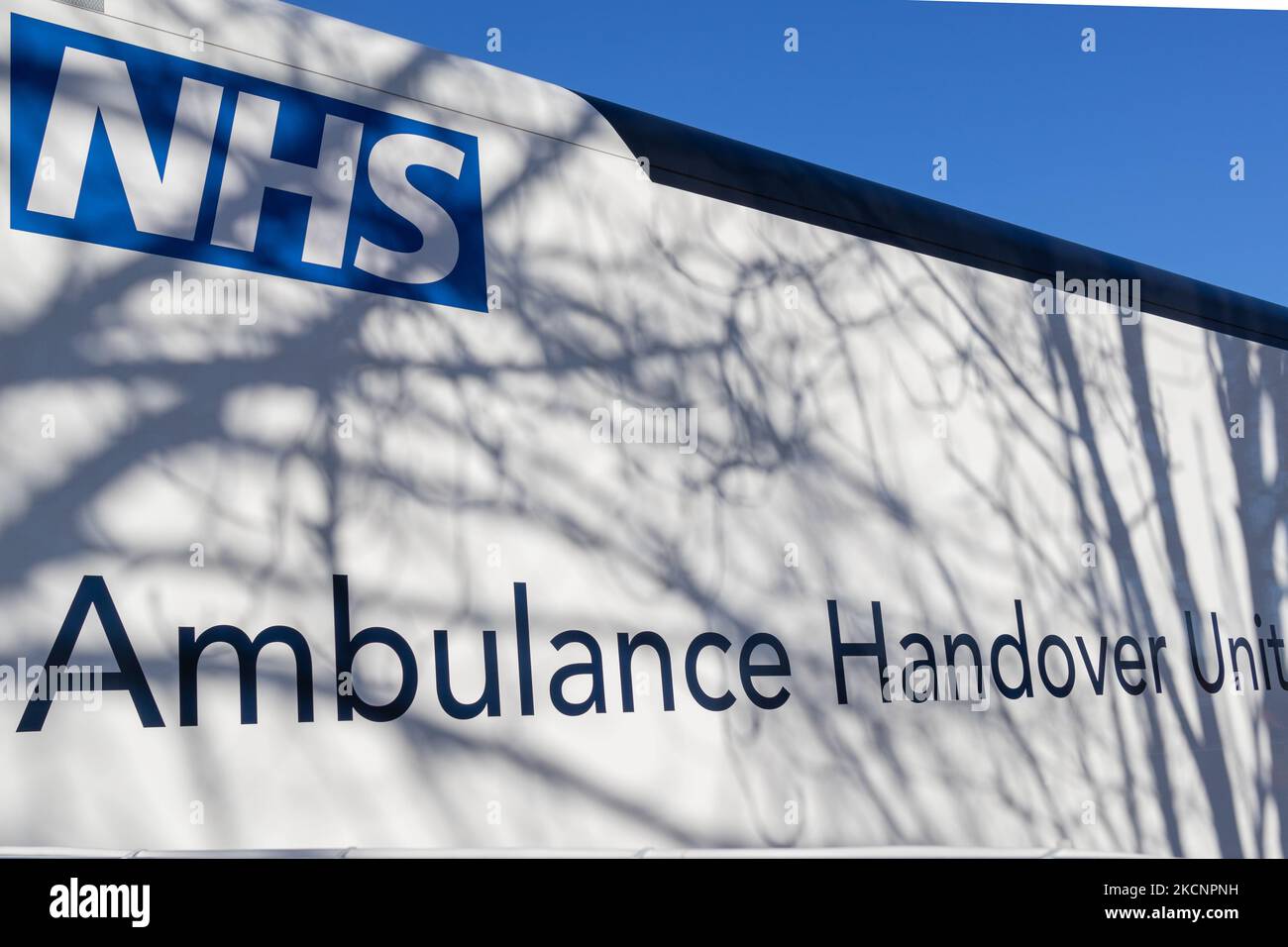 Ambulance handover unit hi-res stock photography and images - Alamy