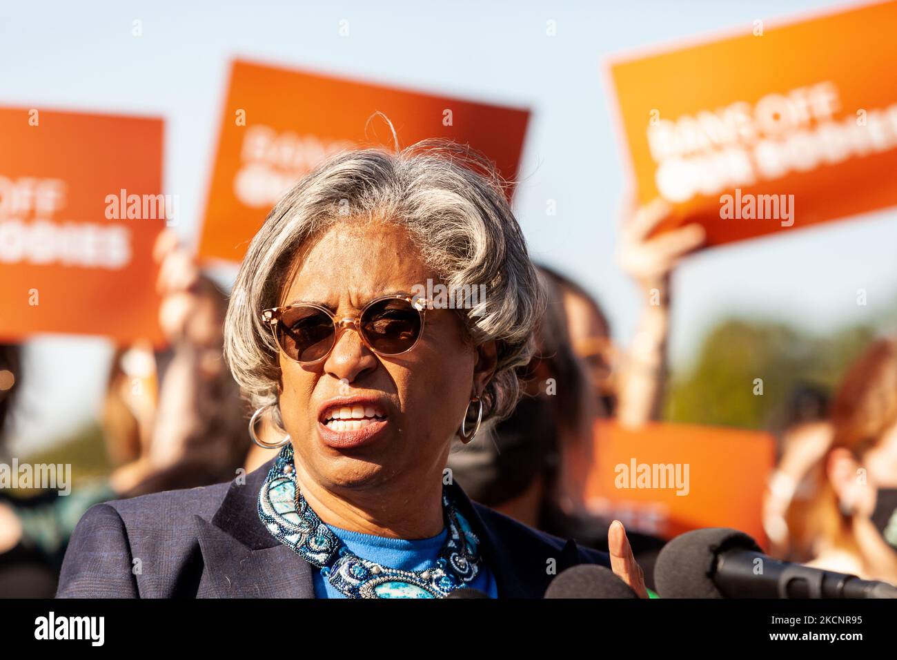 Reproductive rights organization hi-res stock photography and images - Alamy