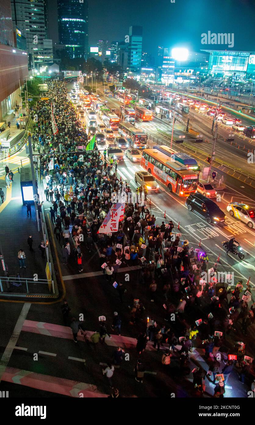 Candlelight rally demanding the resignation of President Yoon Suk-Yeol ...