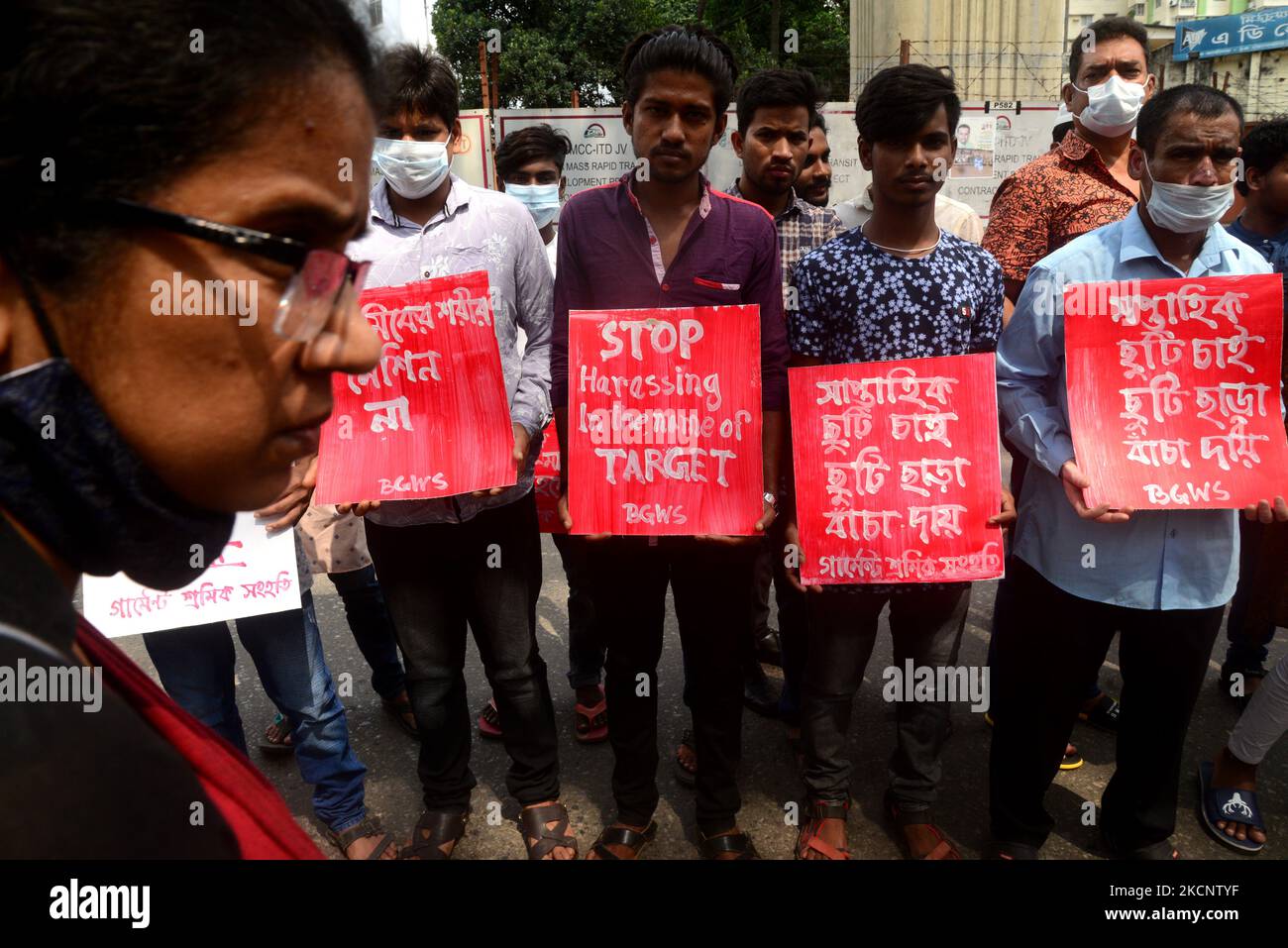 Bangladesh garments workers solidarity activists hi-res stock ...