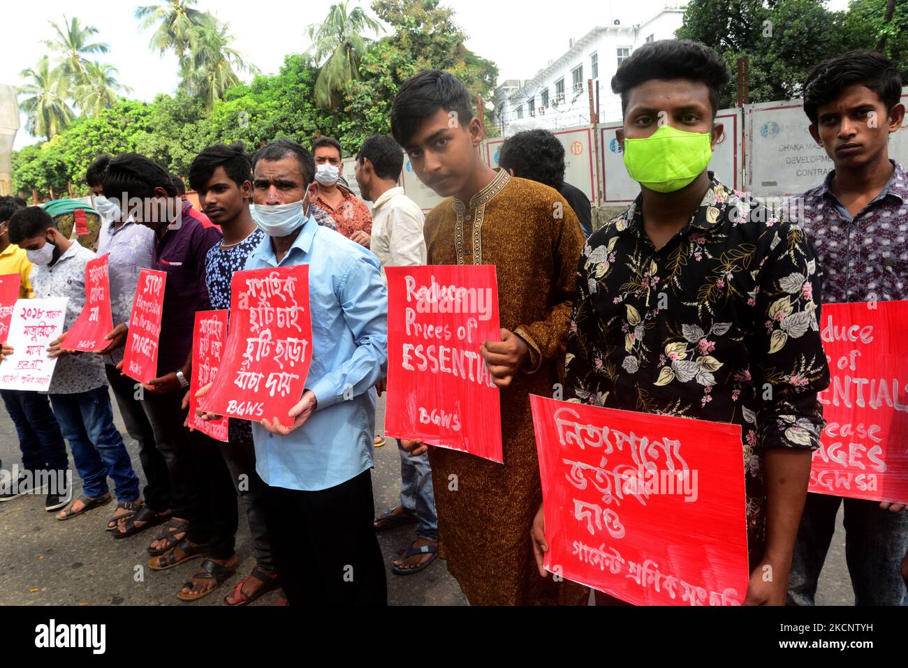 Bangladesh garments workers solidarity activists hi-res stock ...