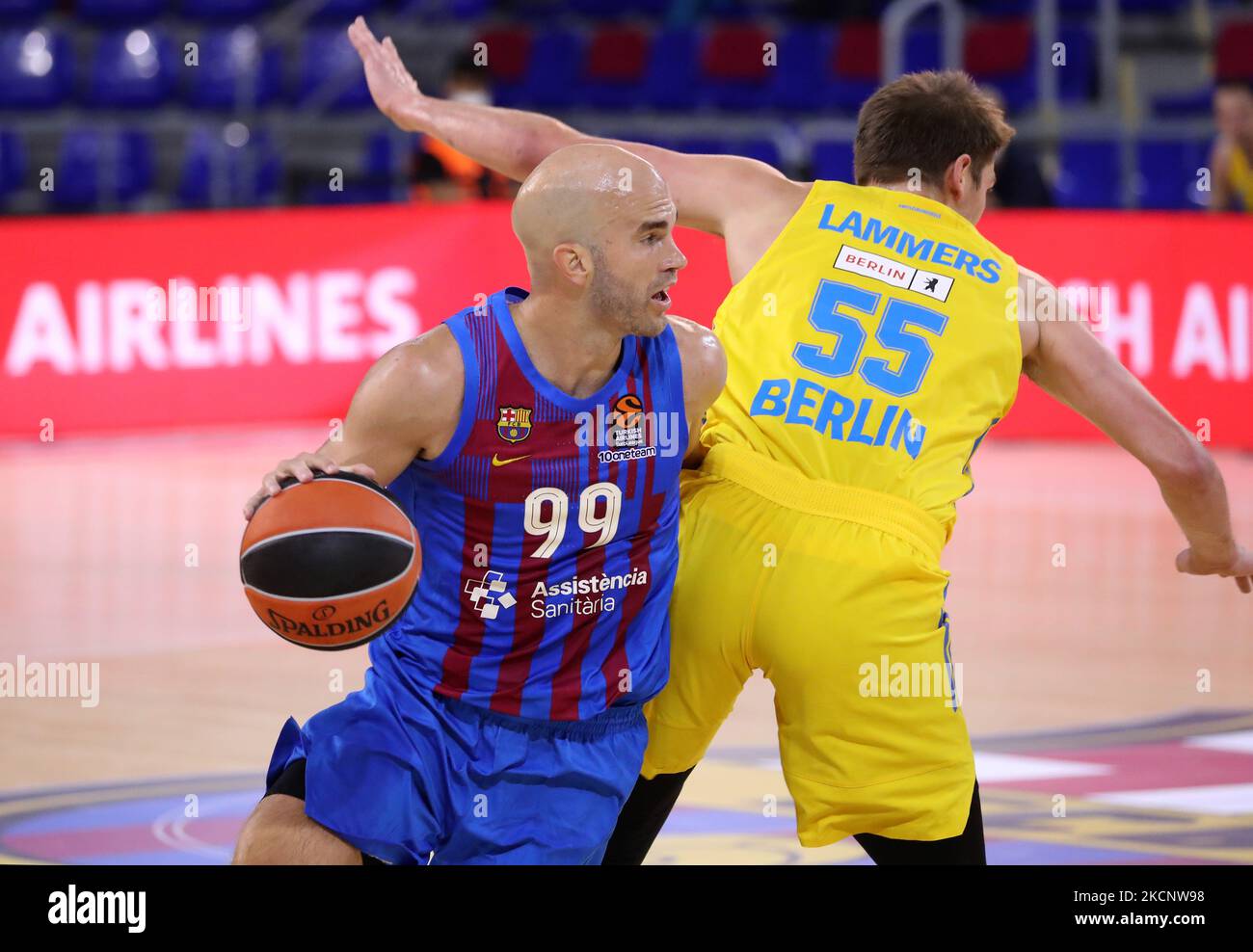 Nick Calathes and Ben Lammers during the match between FC Barcelona and ...