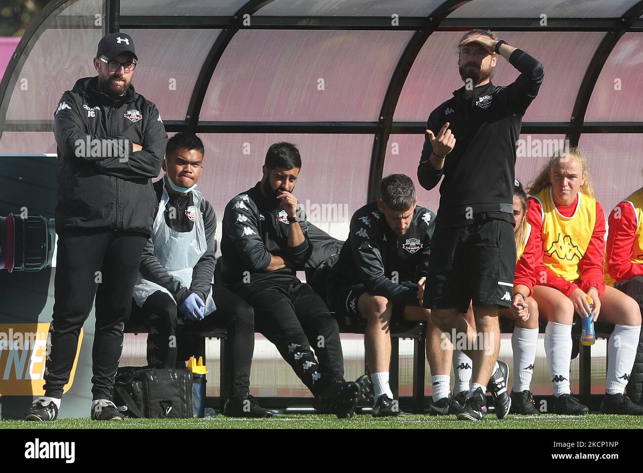Lewes' manager Simon Parker (r) during the FA Women's Championship ...