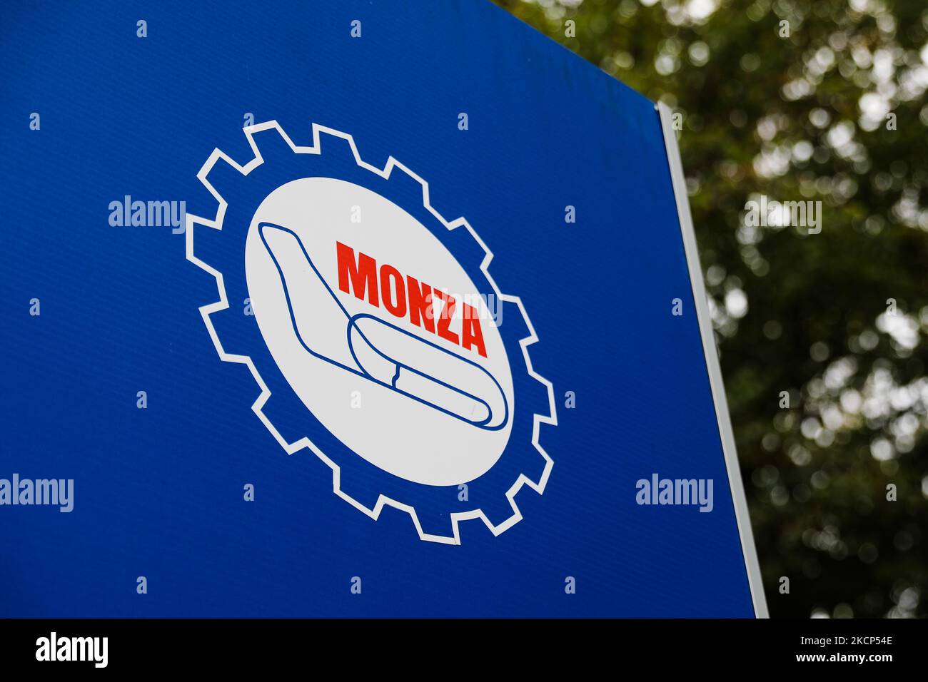 F1 car cars sign hi-res stock photography and images - Alamy