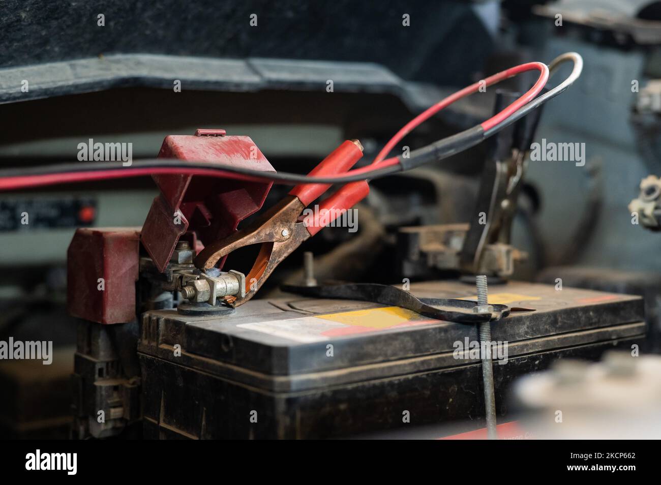 Battery terminal clamp hi-res stock photography and images - Alamy