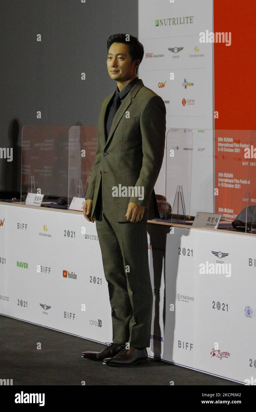 Actor Park Hae il stand pose for photocall during the 26th Busan ...