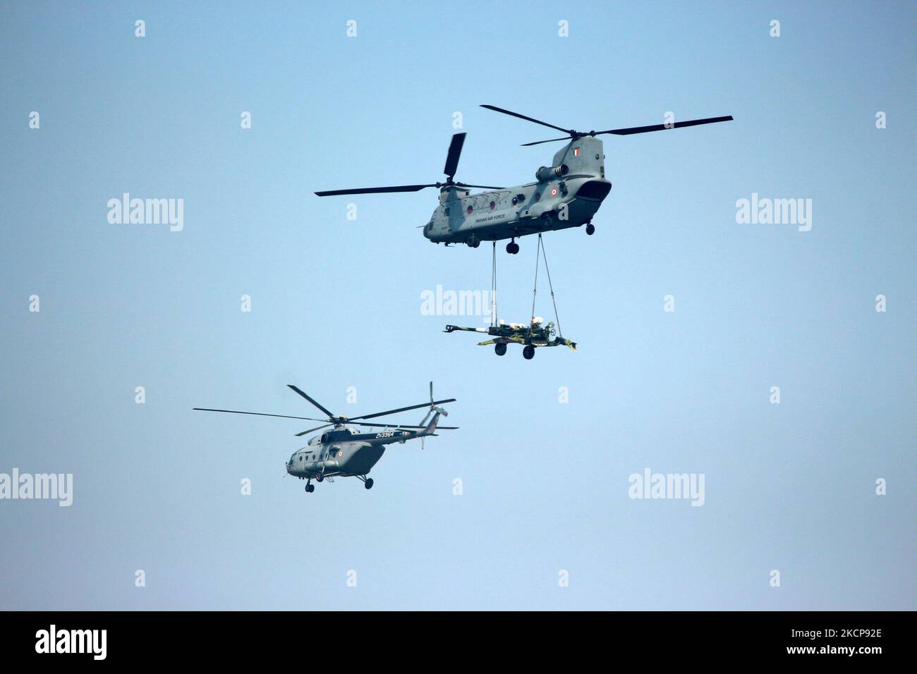 Iaf chinook helicopter hi-res stock photography and images - Alamy