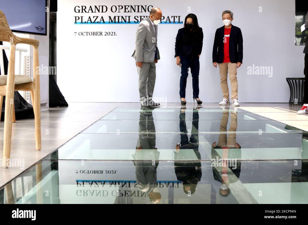 Inauguration of the MINI plaza dealer with the concept of a city sales ...