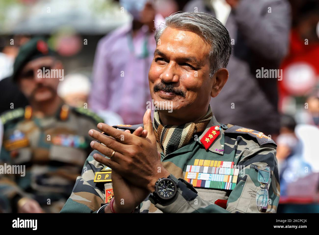 Three star rank hi-res stock photography and images - Alamy