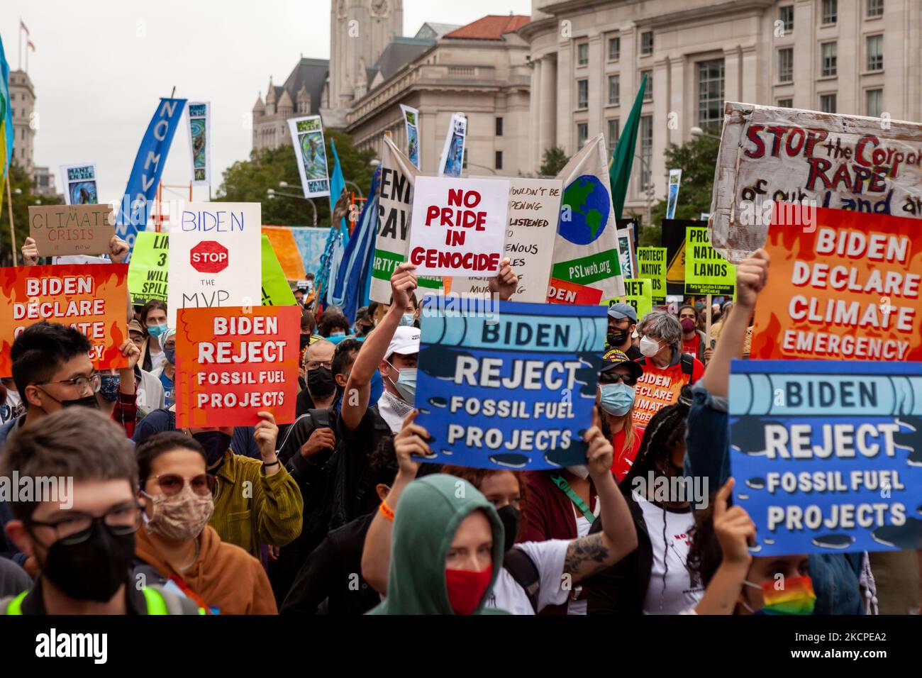 Native American activists lead a march from Freedom Plaza to the White ...
