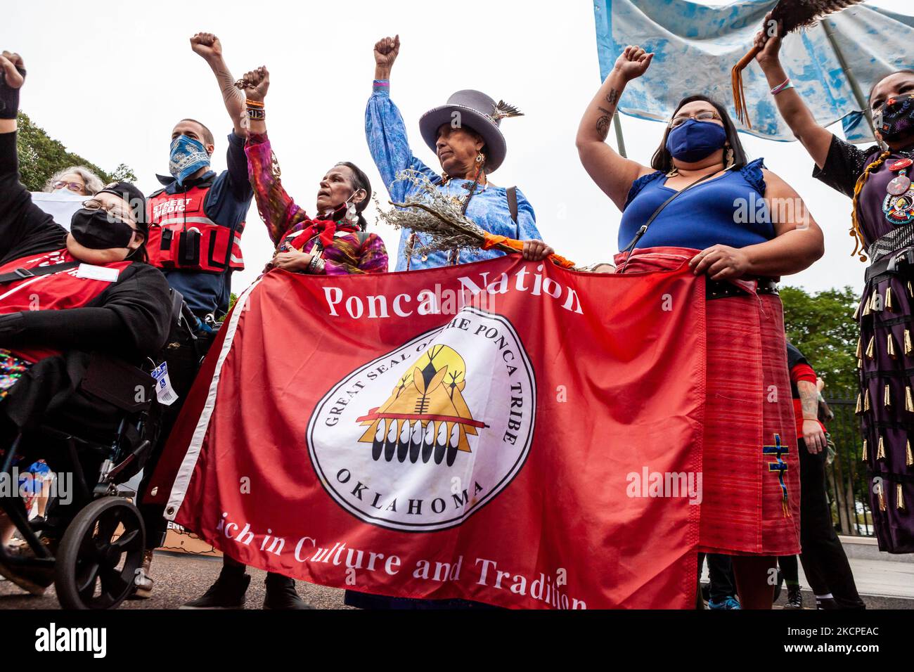 Us indigenous peoples' day march hi-res stock photography and images ...