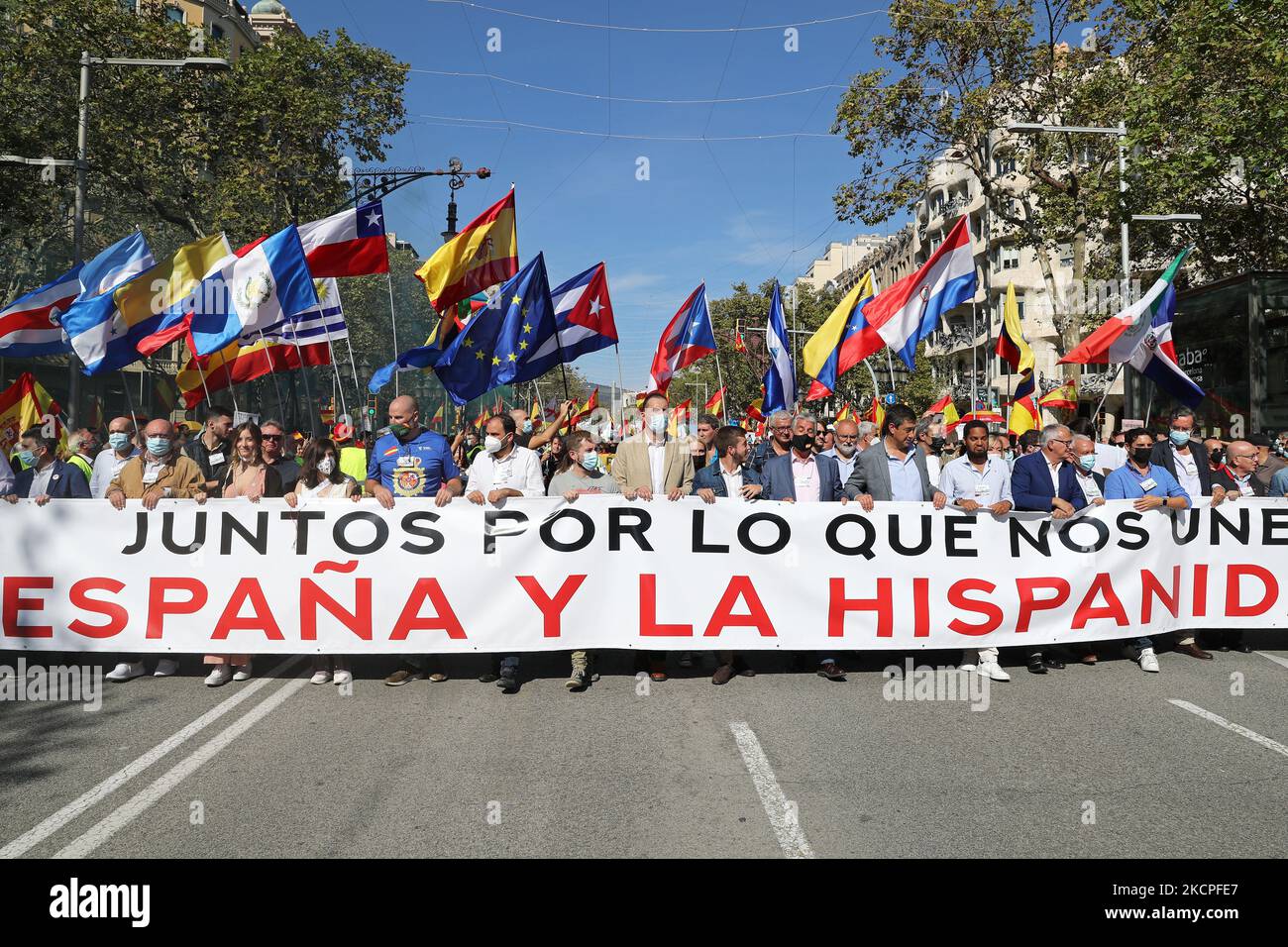 The Spanish unionists celebrate the festivity of October 12, Hispanic ...
