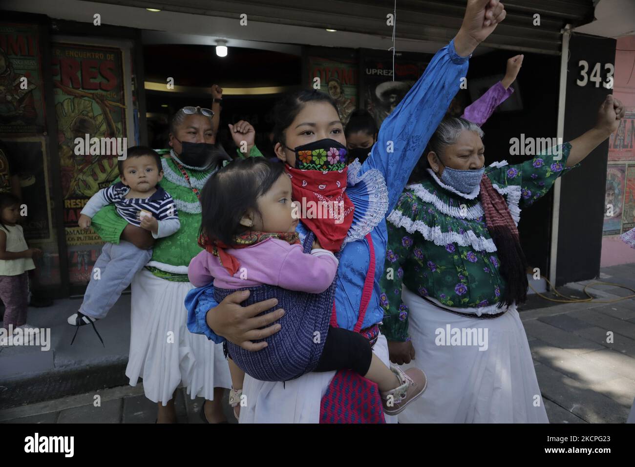 529 years of indigenous resistance in mexico hi-res stock photography ...