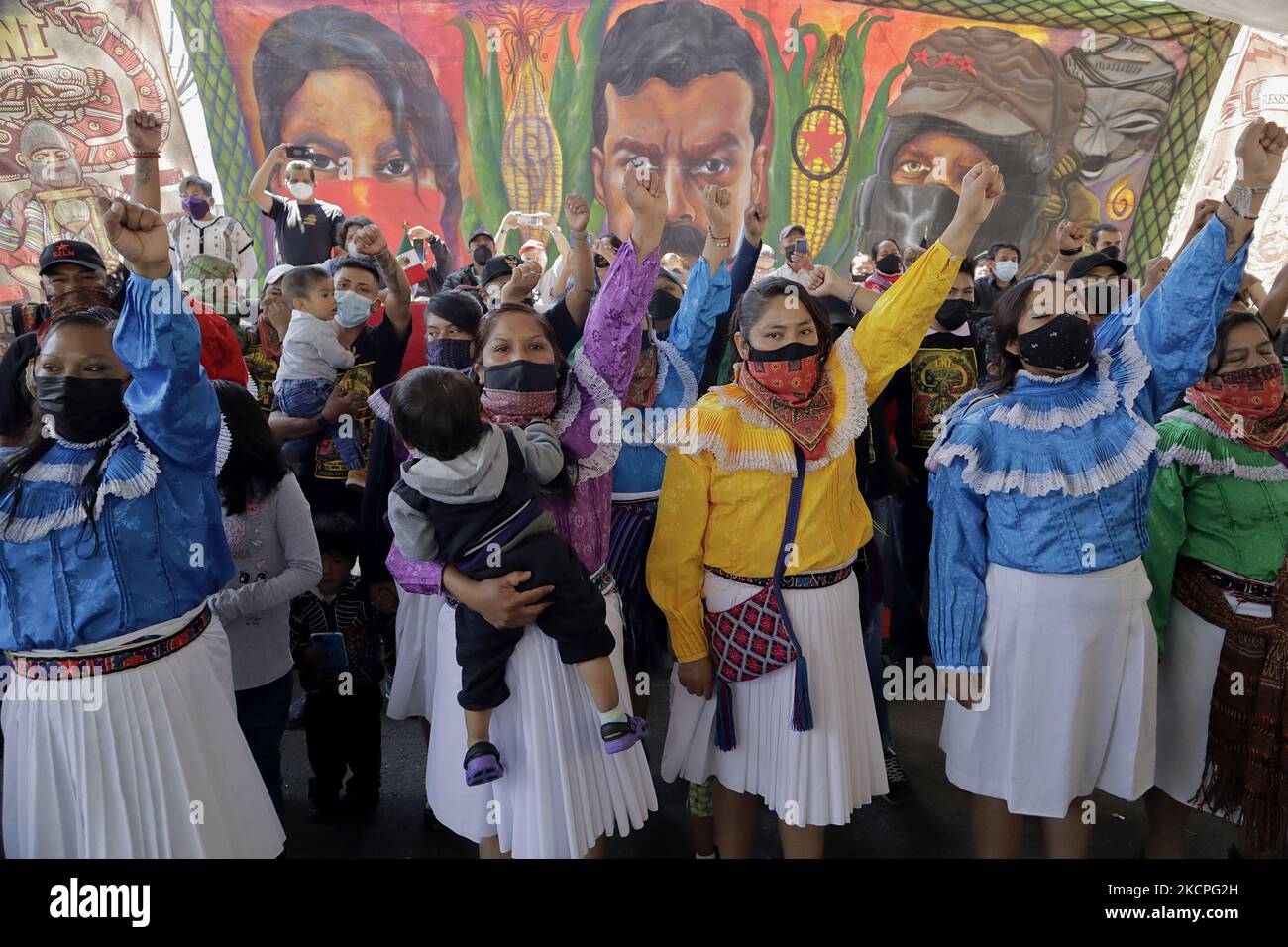 Women from the Otomí community who have occupied the premises of the ...