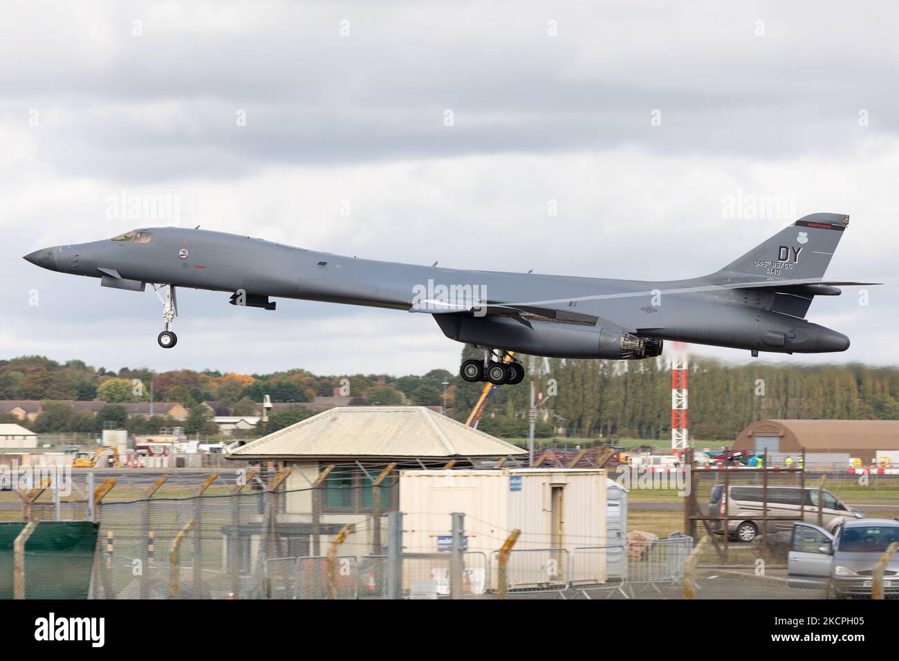 A United States Air Force B1 Bomber lands at RAF Fairford in ...