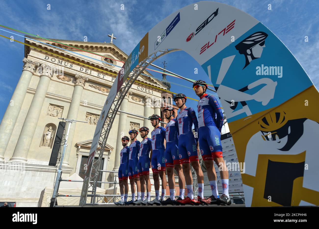Team work service marchiol hi-res stock photography and images - Alamy