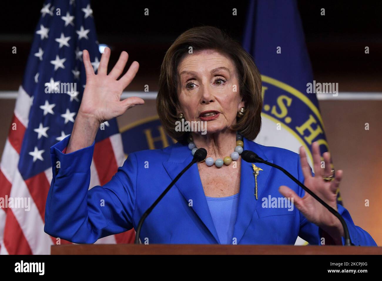 Social safety net bills hi-res stock photography and images - Alamy