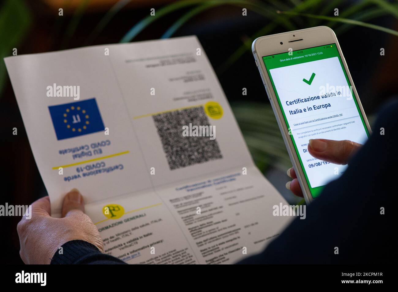 Green pass certificate hi-res stock photography and images - Alamy