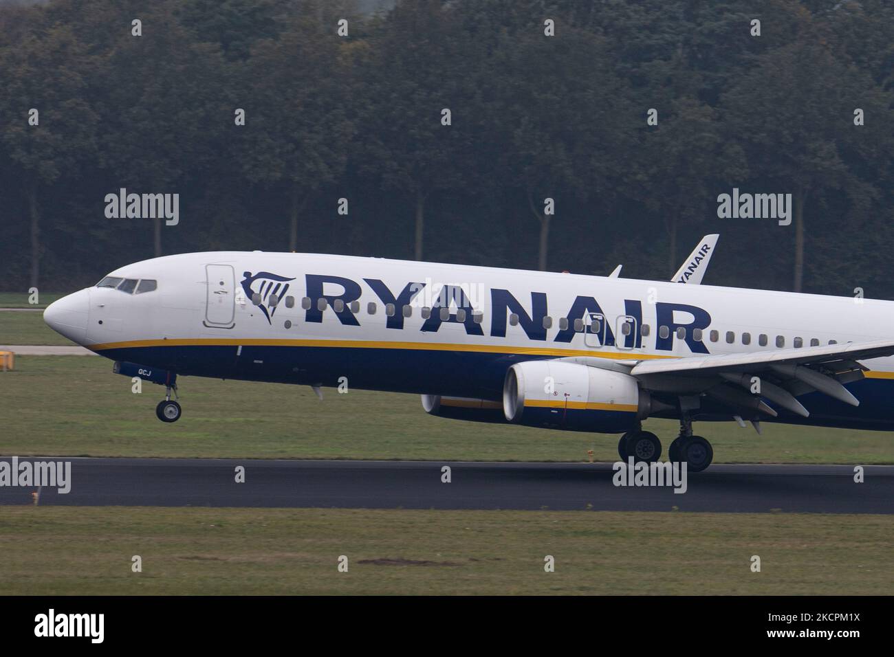 Ryanair : The Full Story Of The Controversial Low-Cost Airline – BLGQMG