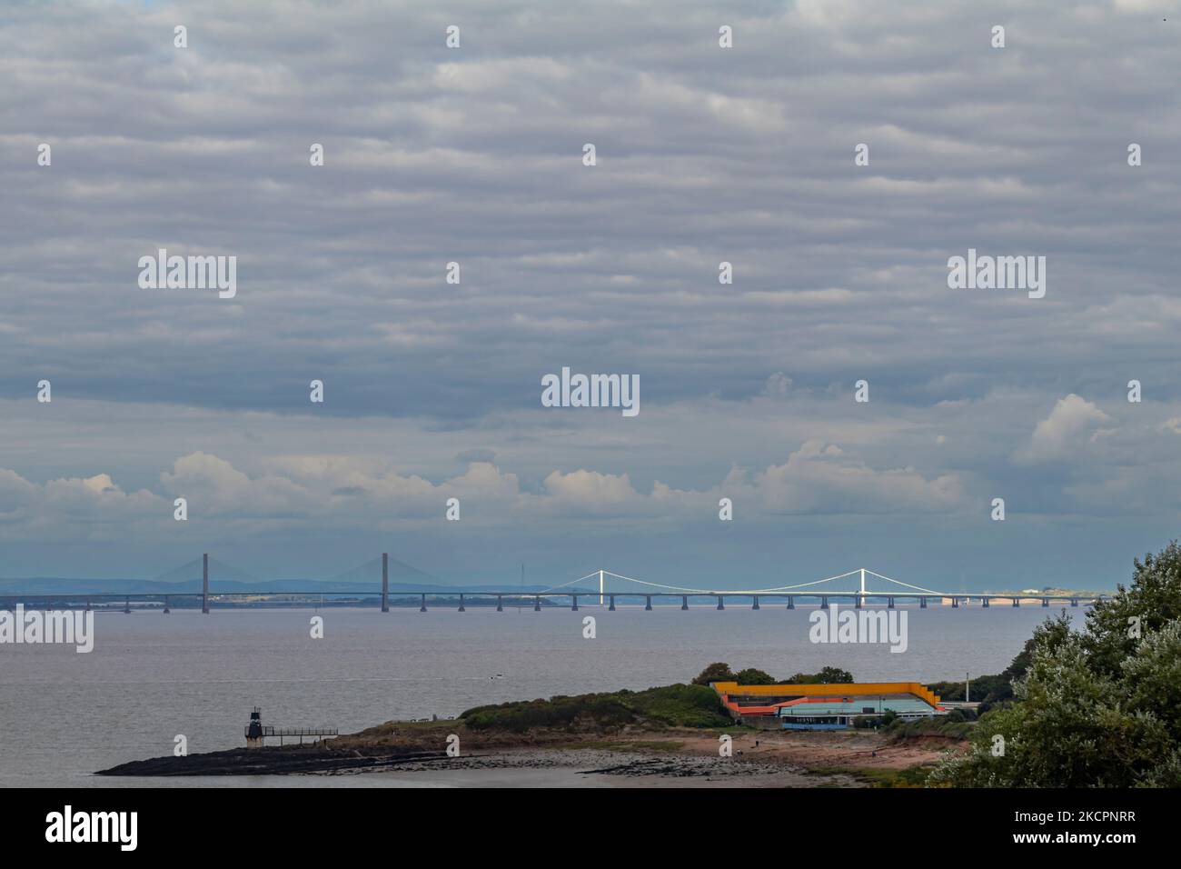 Severn bridge catching the sunlight Stock Photo - Alamy