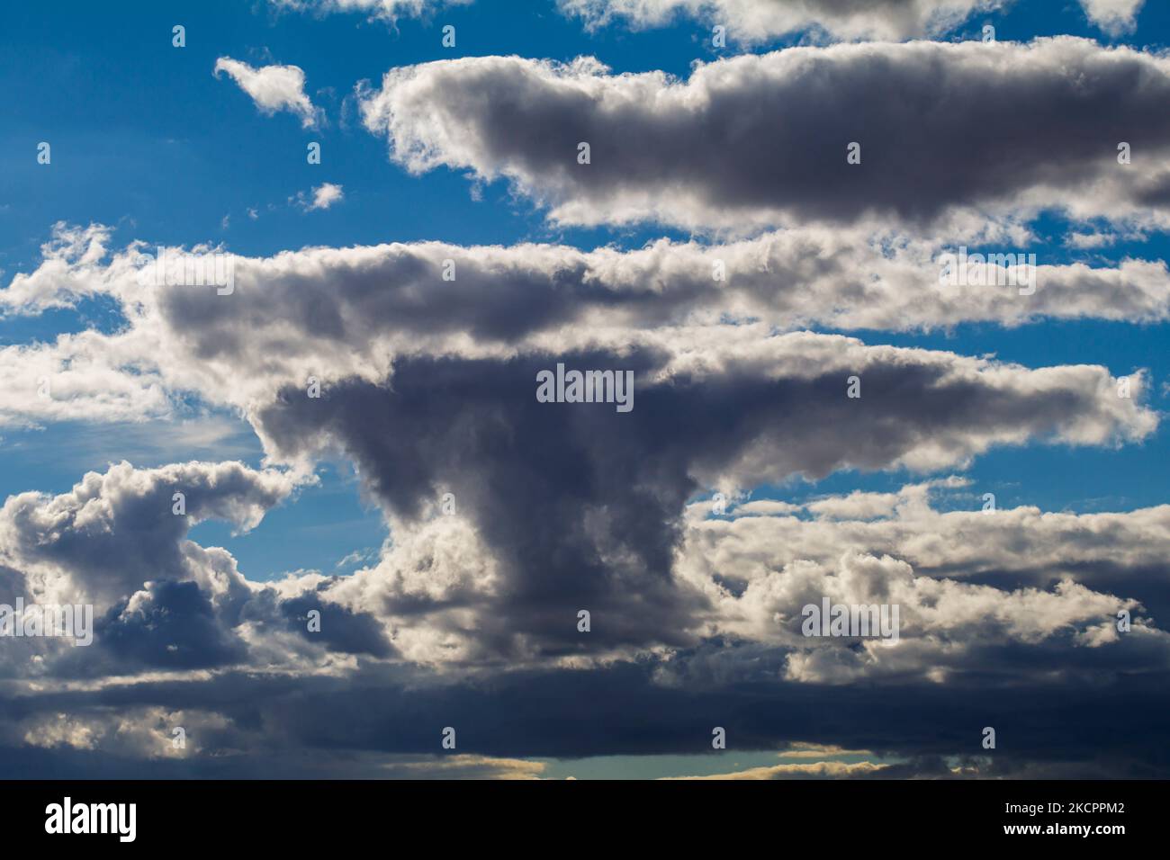 Clouds cloudscape blue sky hi-res stock photography and images - Alamy