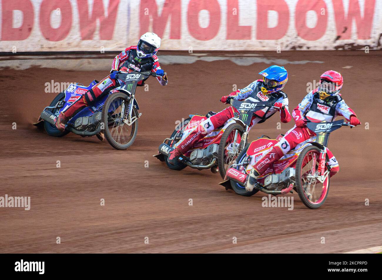 Bartosz Zmarzlik of Poland (Red) inside Jakub Miskowiak of Poland (Blue ...