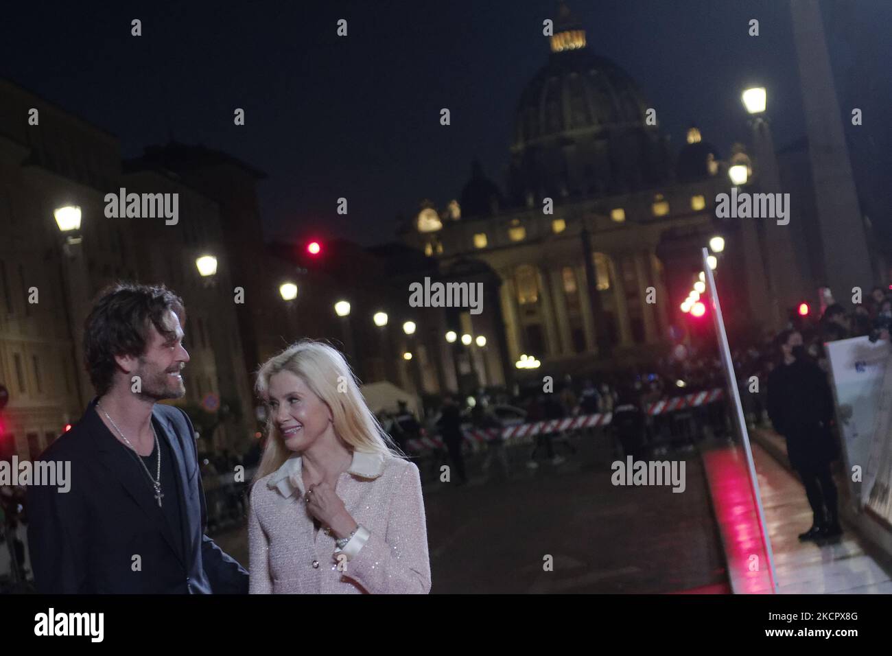 Christopher Backus and Mira Sorvino attend the red carpet ahead of the ...