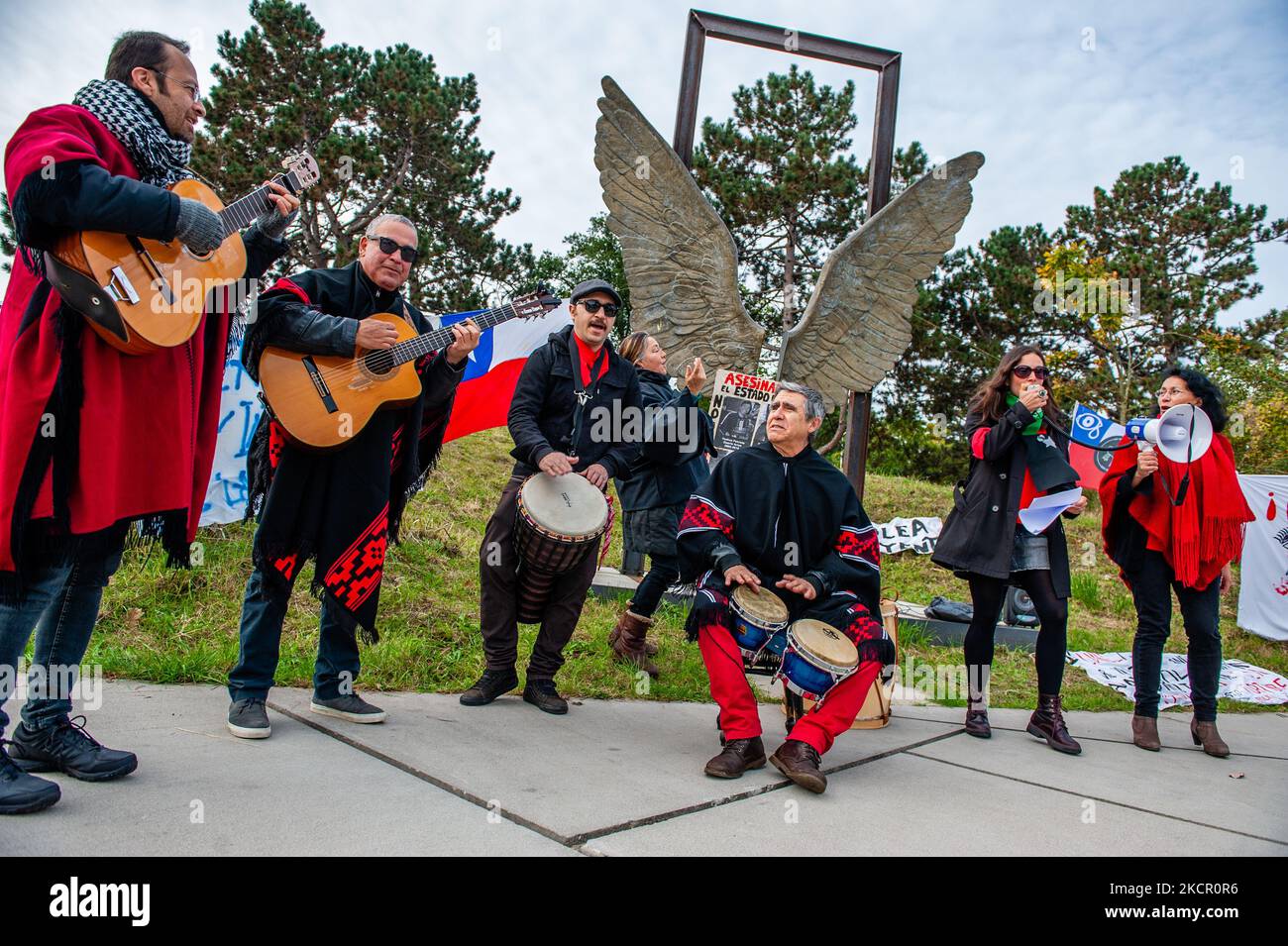 Mapuche clothes hi-res stock photography and images - Alamy