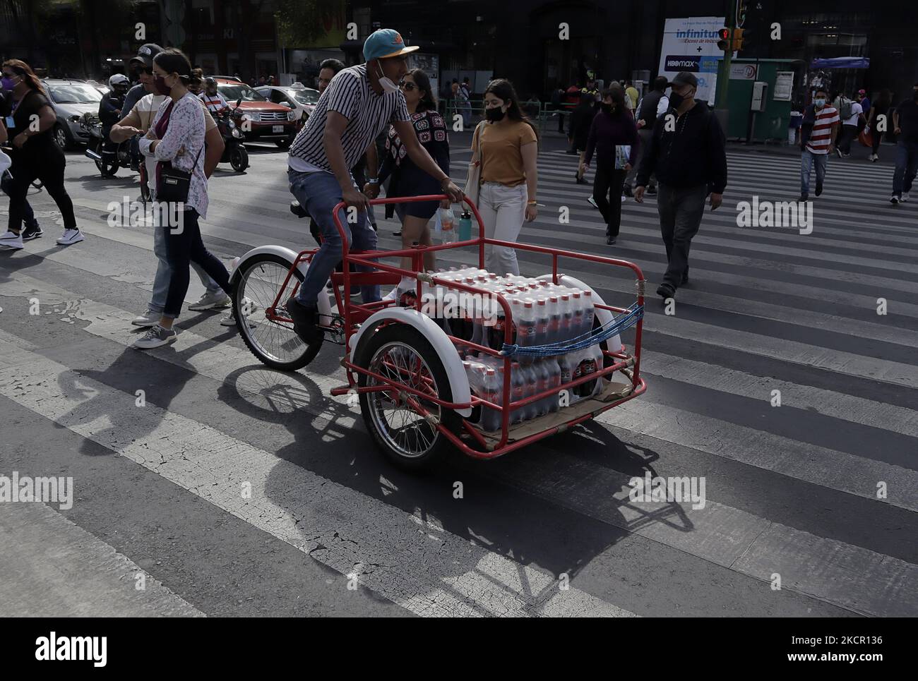 Mexico city returns to green epidemiological traffic lights hi-res ...