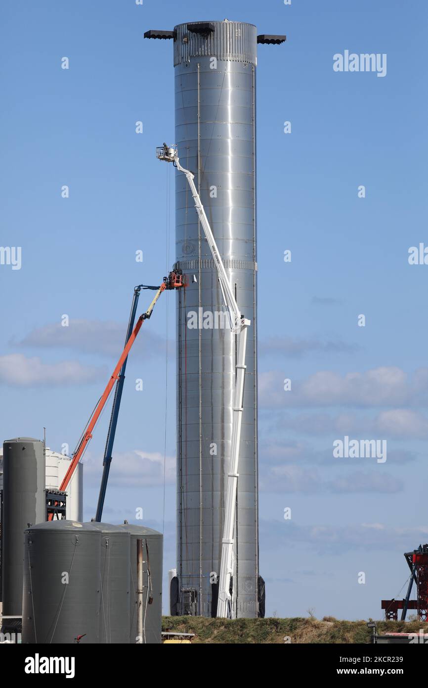 Super Heavy Booster is prepared for testing on October 18th, 2021 in ...