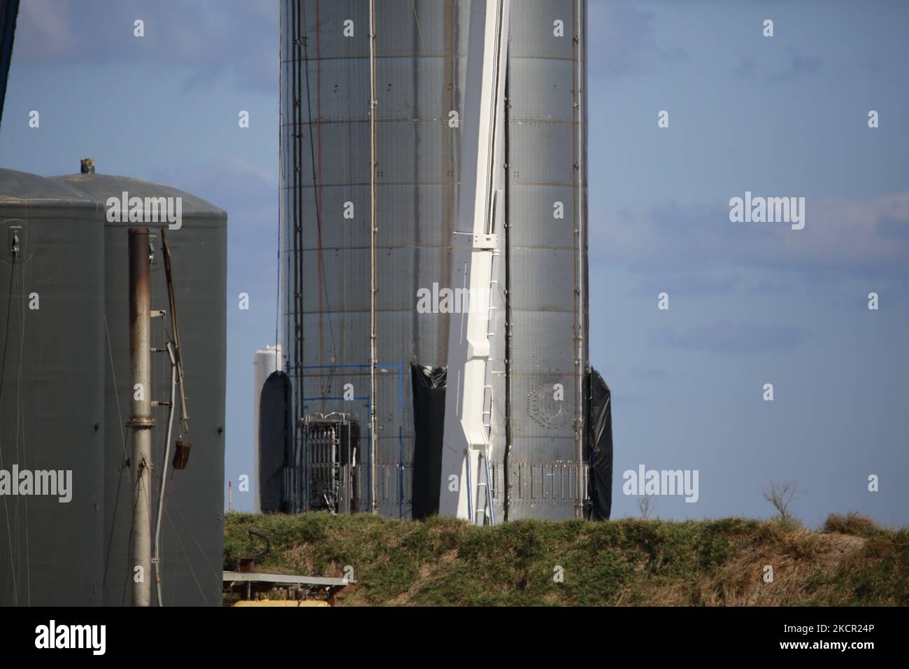 Super Heavy Booster is prepared for testing on October 18th, 2021 in ...