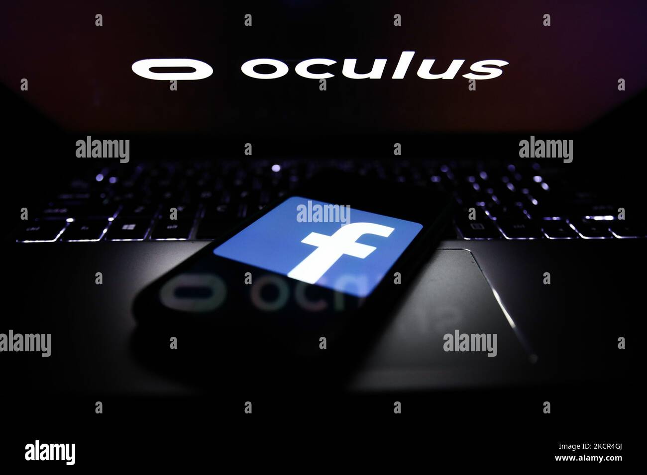 Facebook gaming logo hi-res stock photography and images - Alamy