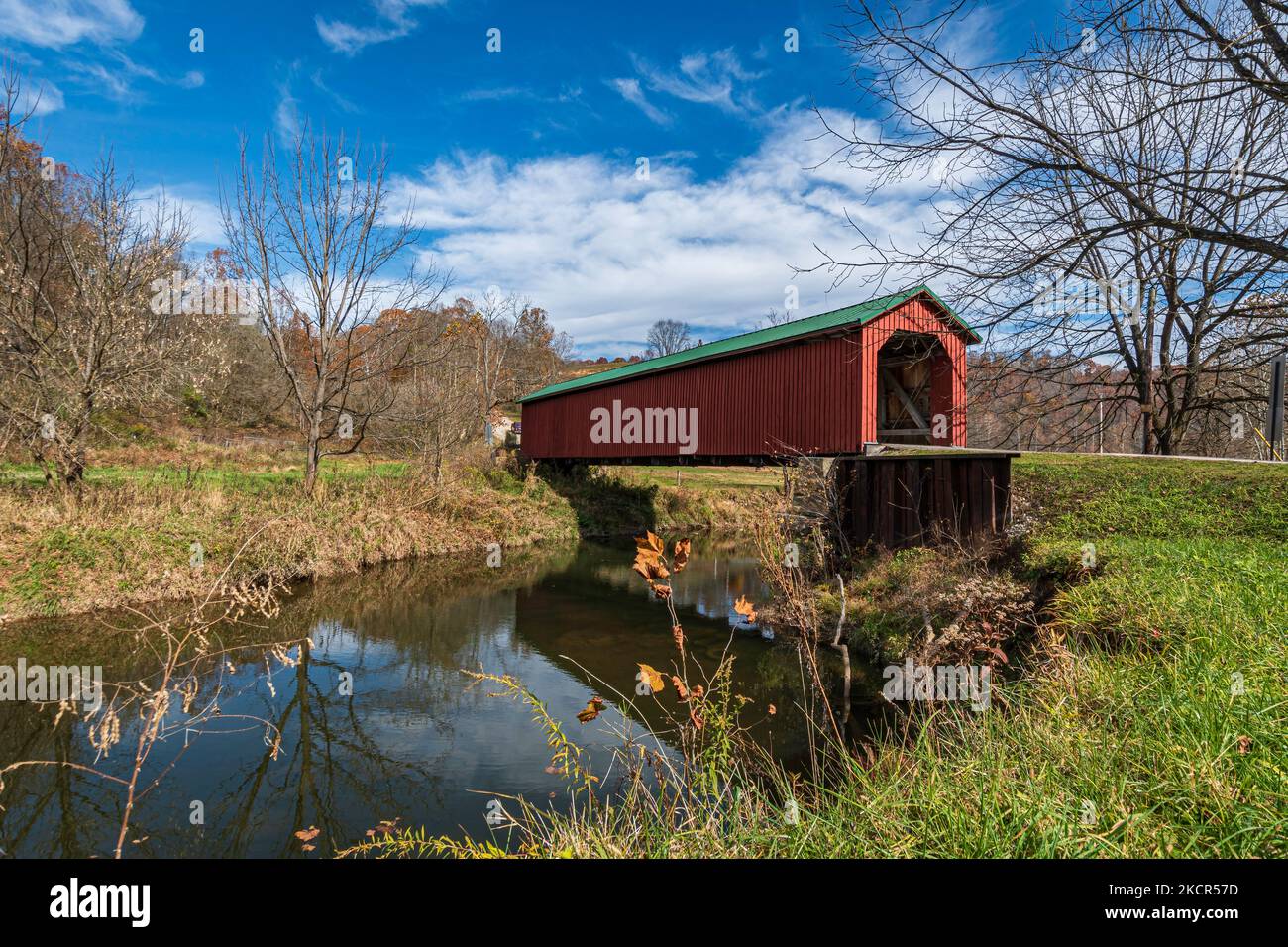 Beautiful covered bridge hi-res stock photography and images - Alamy