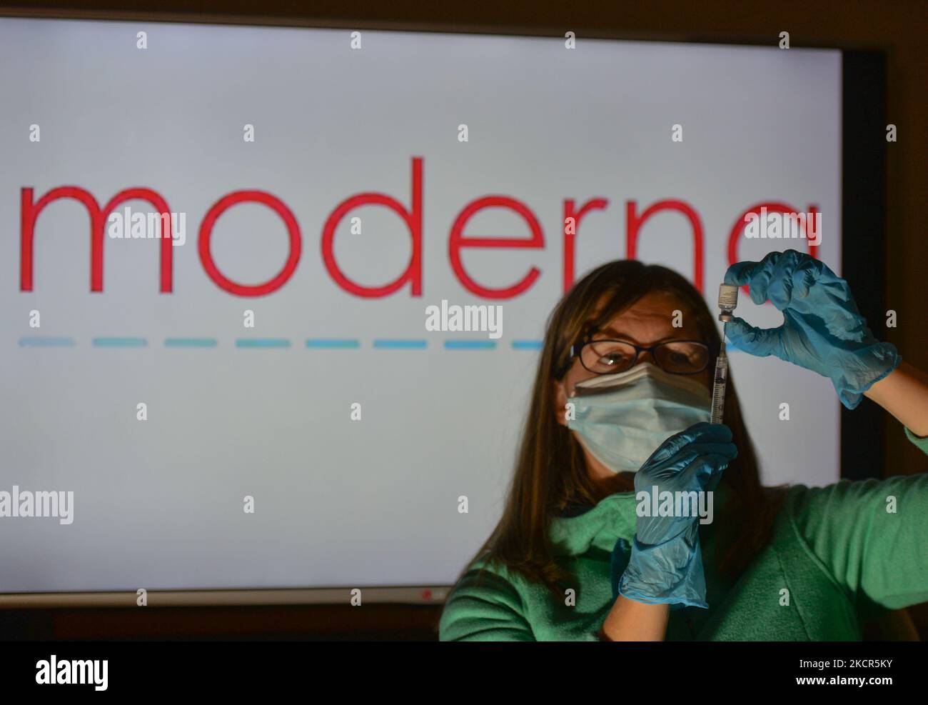 Moderna vaccine production hi-res stock photography and images - Alamy