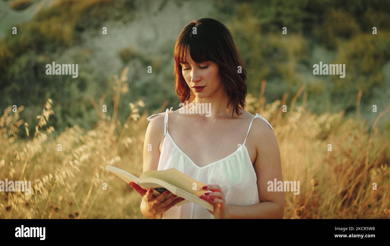 Reading sunset hi-res stock photography and images - Alamy