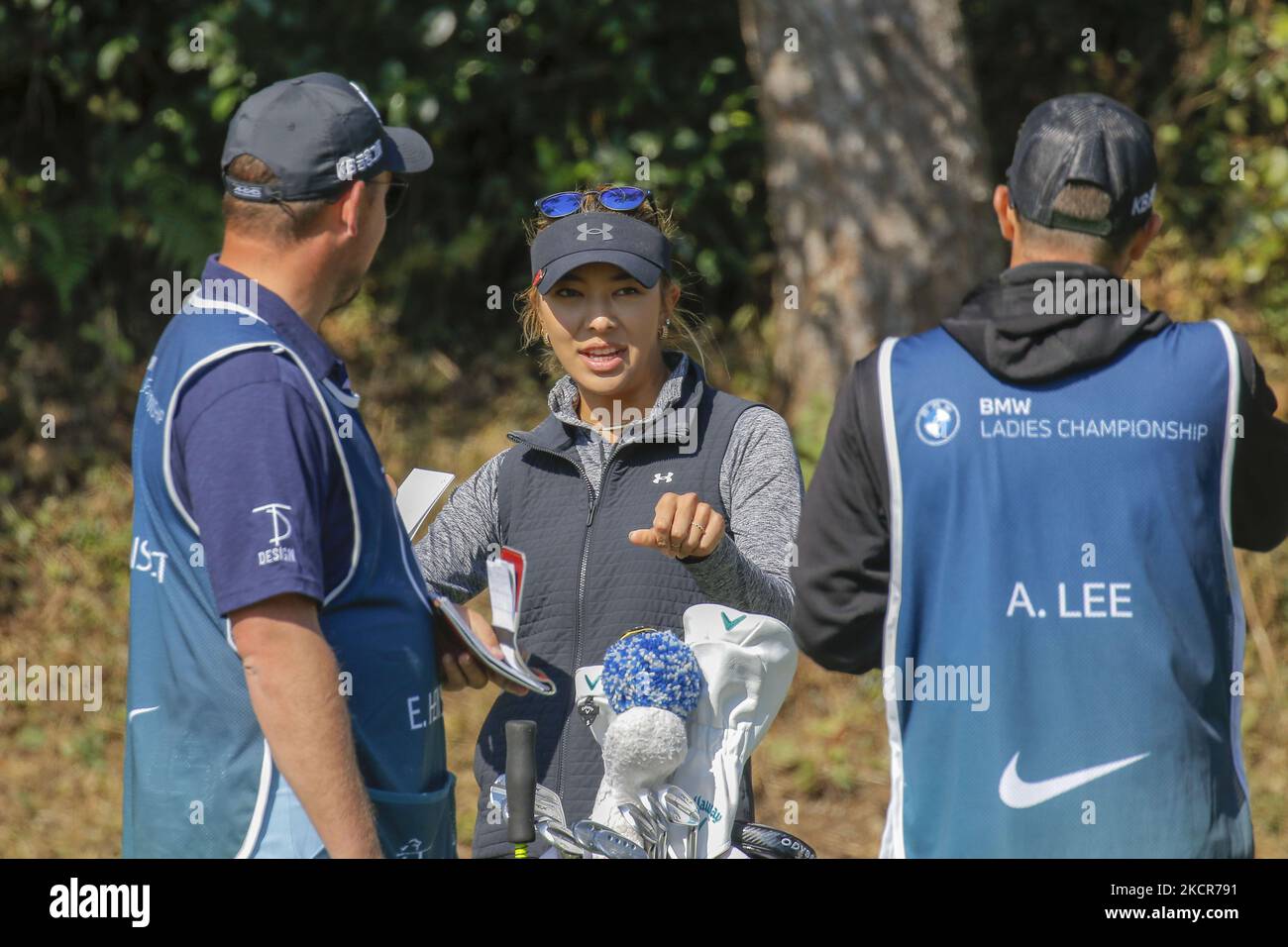 Two caddy talk hi-res stock photography and images - Alamy