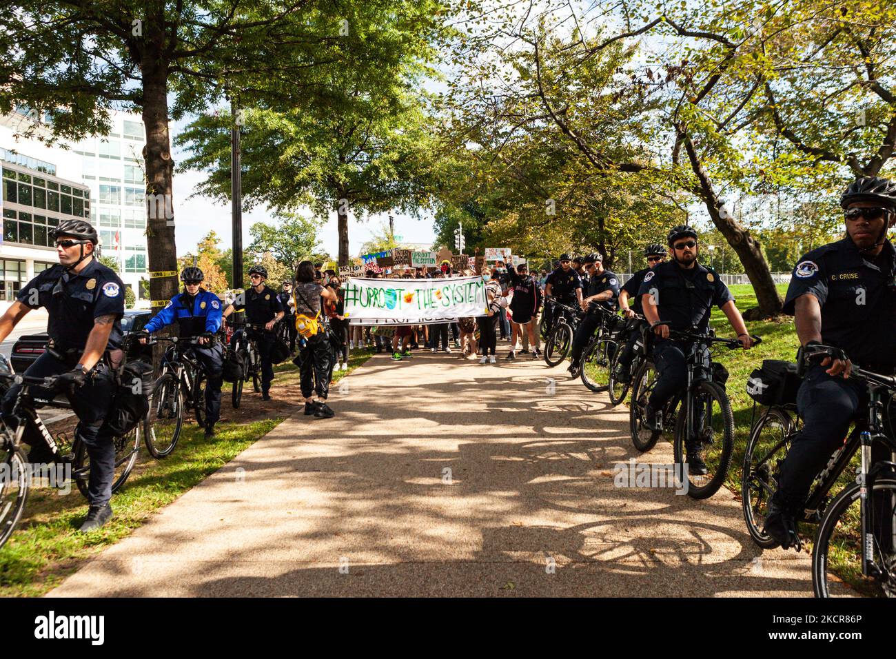 Large police presence us hi-res stock photography and images - Alamy