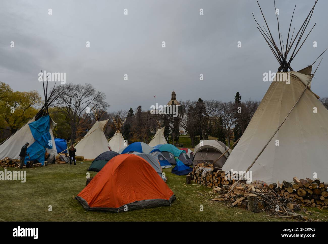 Five teepees hi-res stock photography and images - Alamy