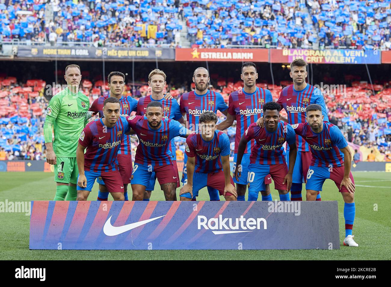 Barcelona line up prior to the La Liga Santander match between FC ...