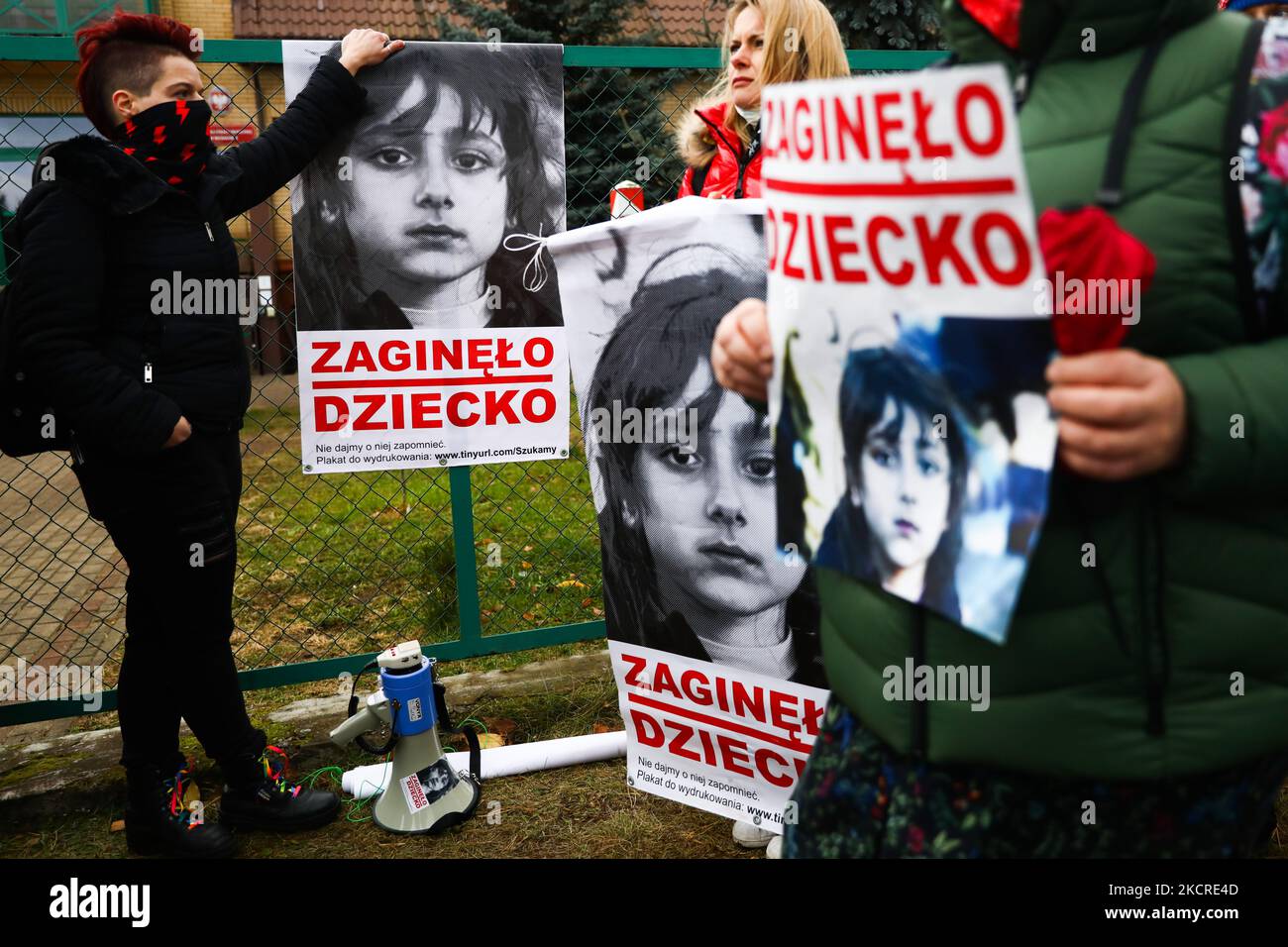 Child missing banners hi-res stock photography and images - Alamy