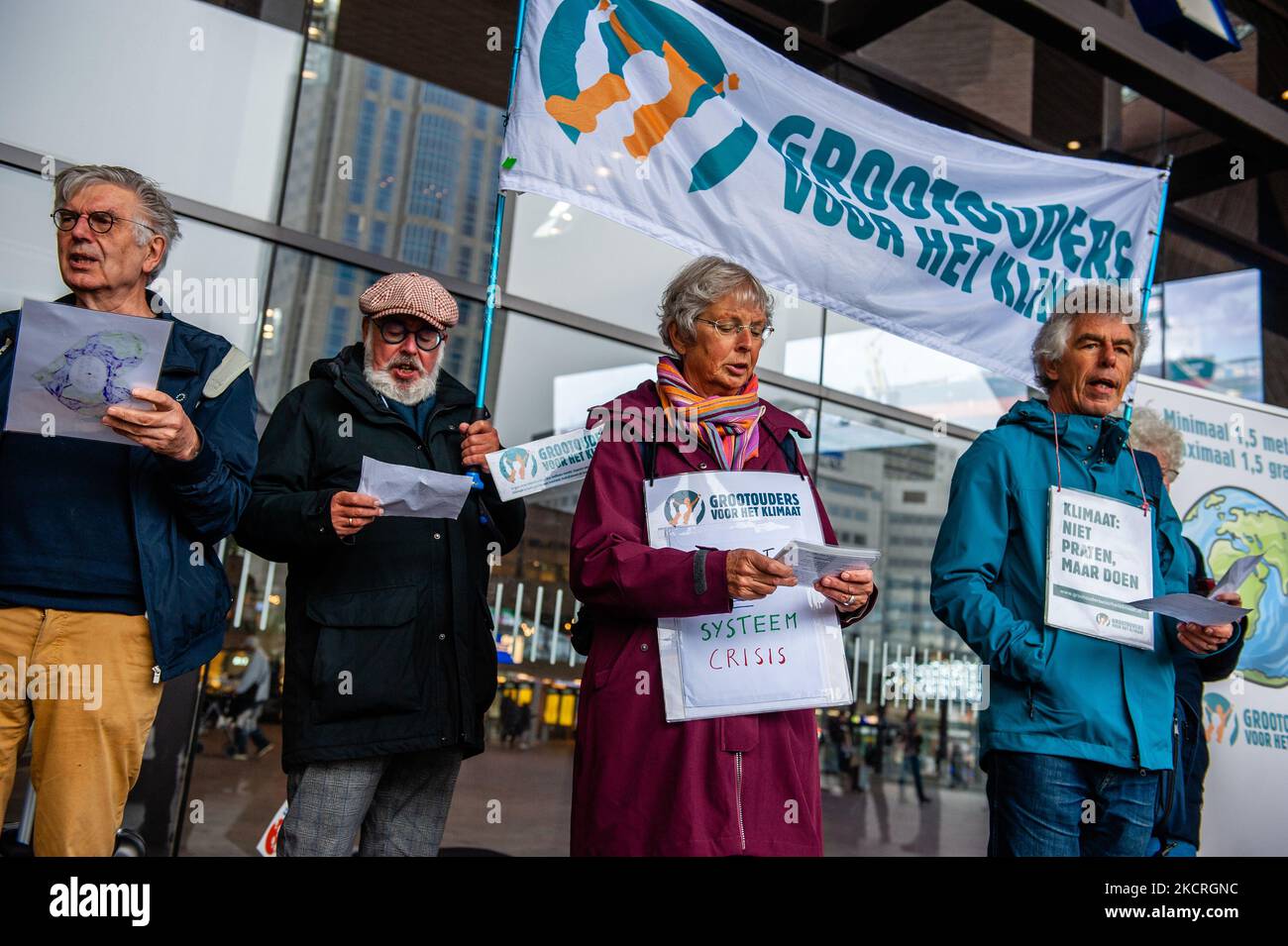 People from the Grandparents for the Climate organization are singing ...