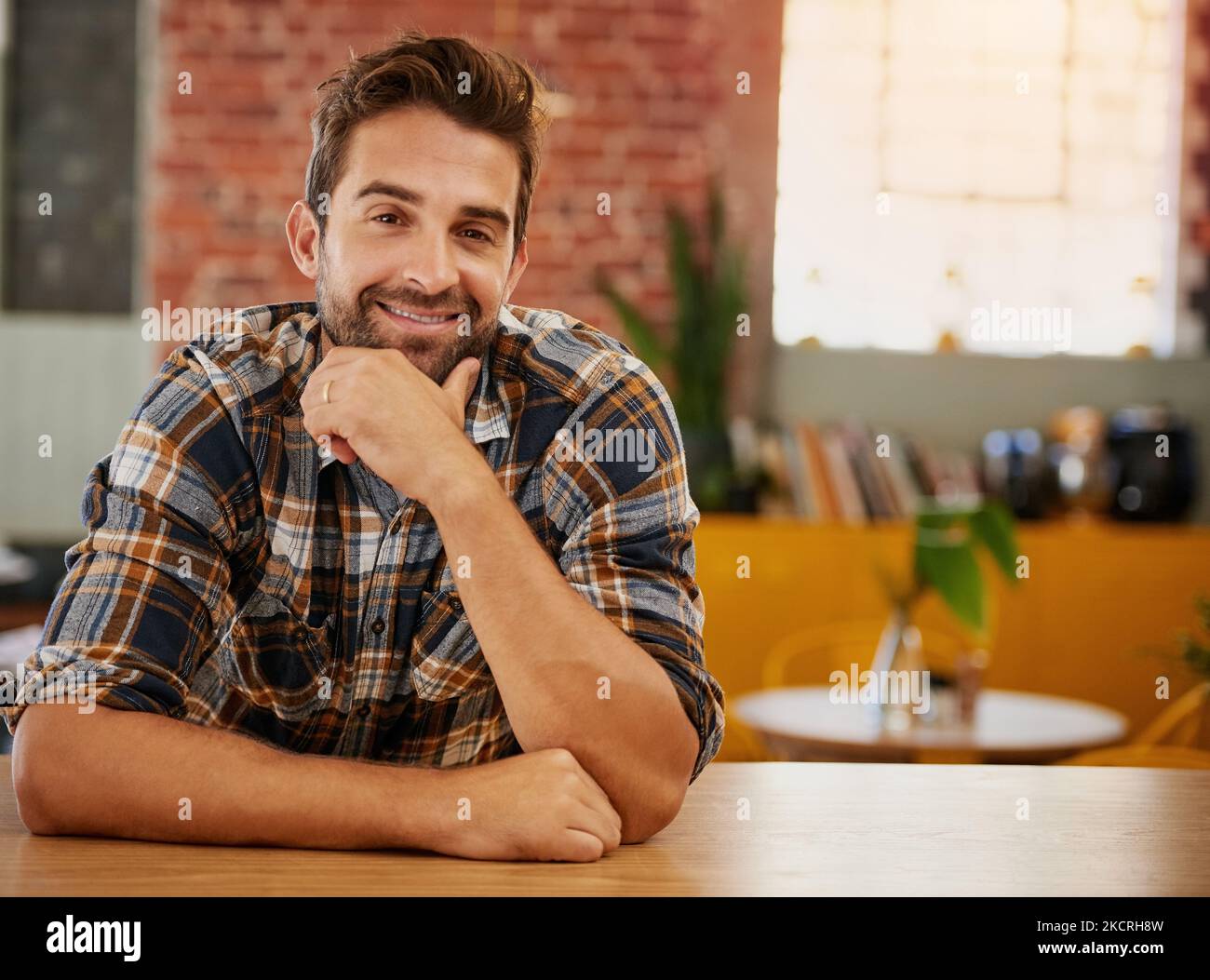 Young man self portrait shop hi-res stock photography and images - Alamy