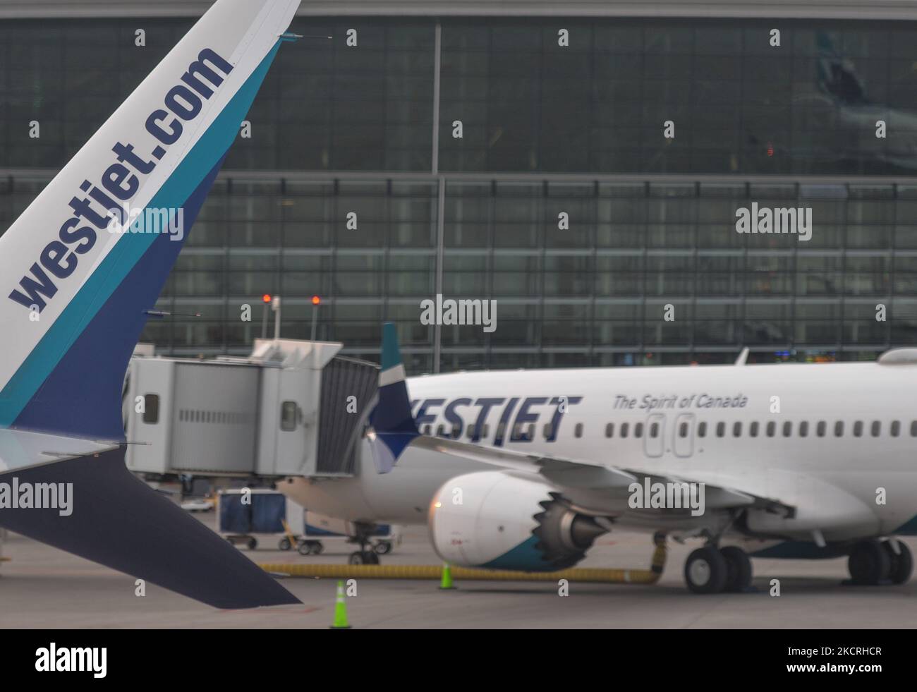 Westjet logo hi-res stock photography and images - Alamy